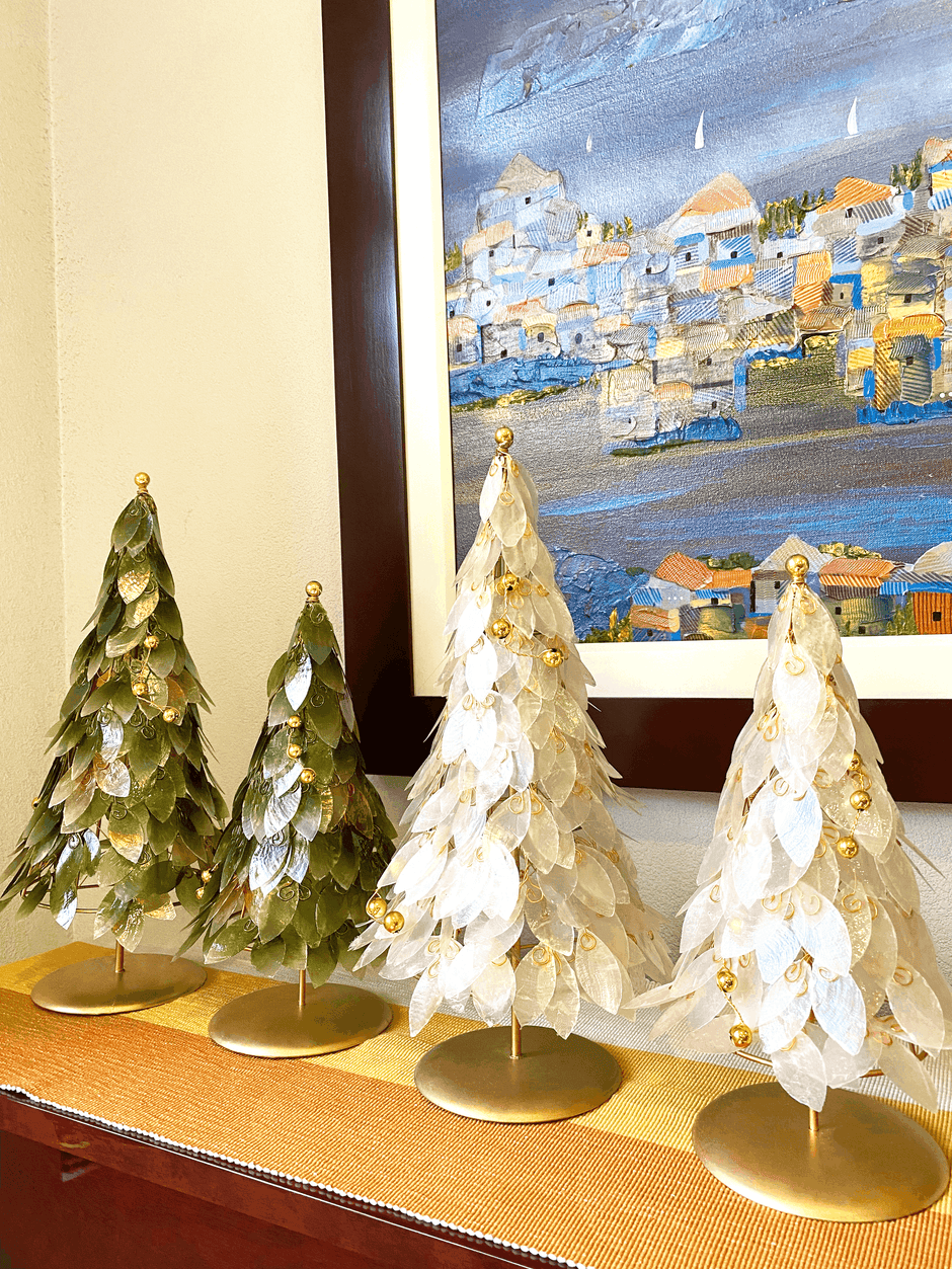 Manila Table: Linens and Décor