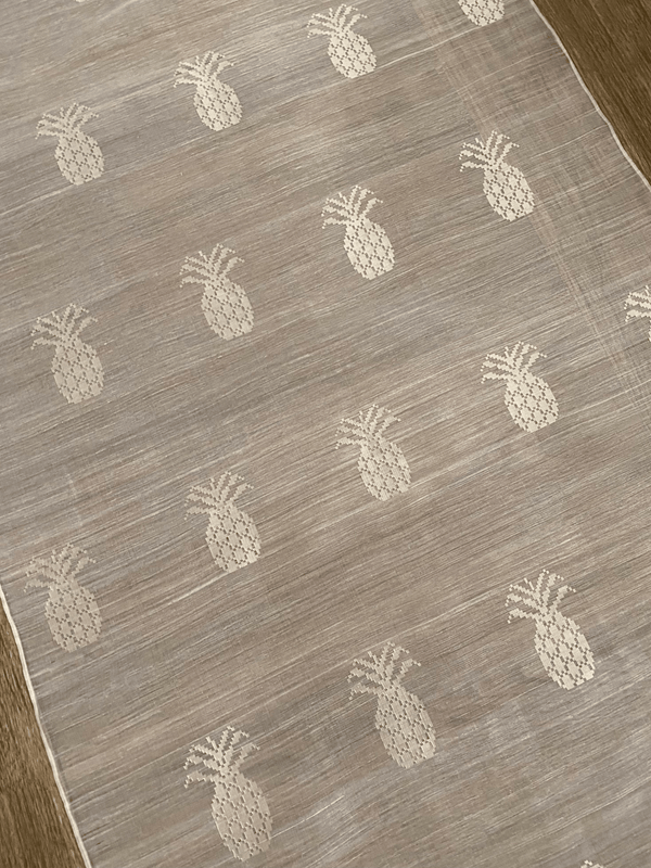 Pinya Piña Table Runner – Manila Table